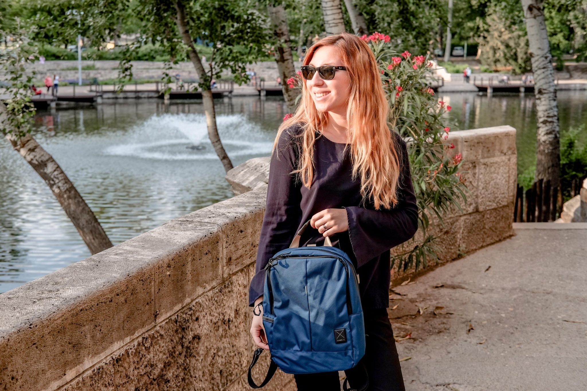 Meet the best travel backpack which turns into a small suitcase – You ...